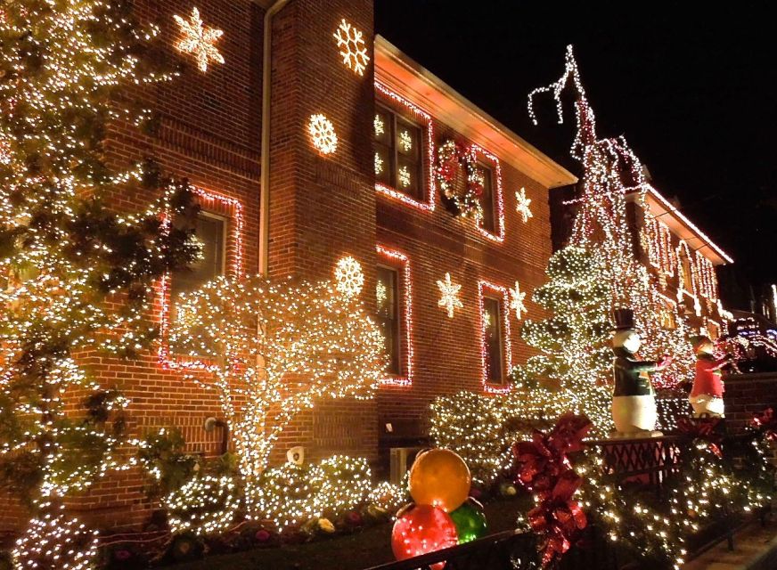 From Manhattan: 4-Hour Christmas Lights Luxury Bus Tour
