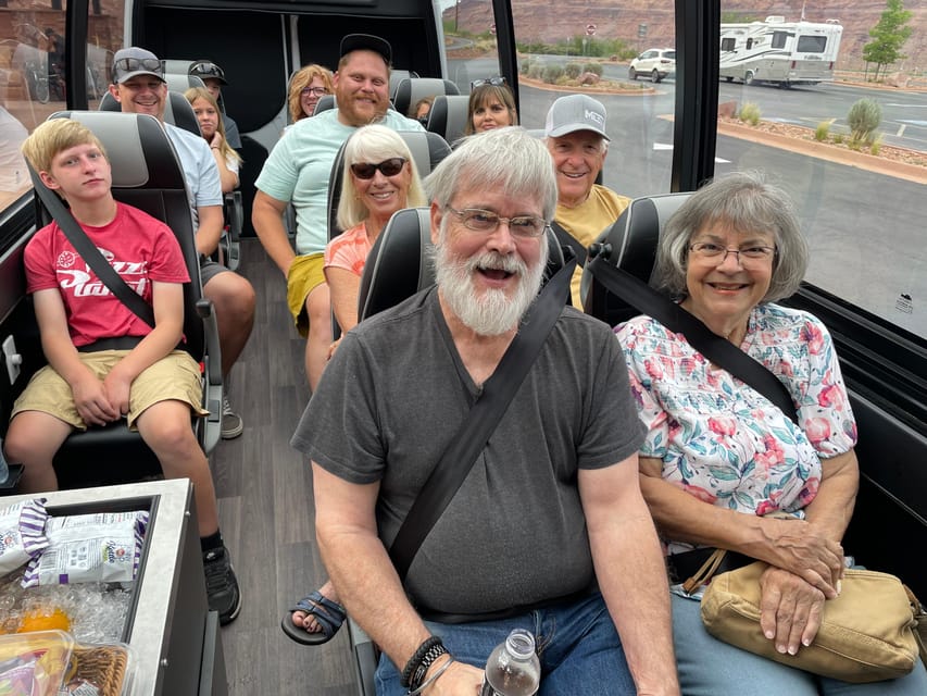 From Moab: Arches National Park Scenic Tour with Short Hikes