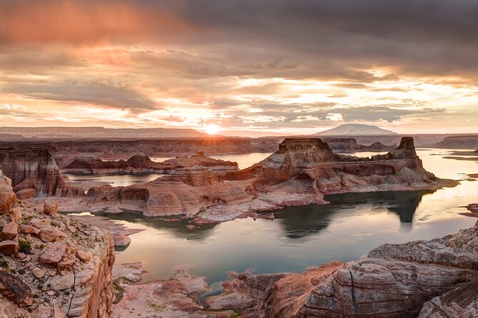 Full Day Lower Antelope Canyon and Horseshoe Bend in Las Vegas - The Experience: A Day of Natural Wonders and Scenic Views