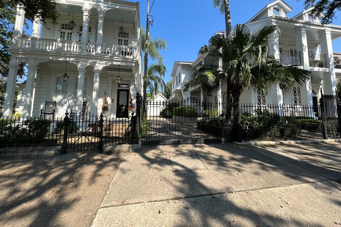 Garden District Architecture Walking Tour in New Orleans - Detailed Breakdown of the Itinerary
