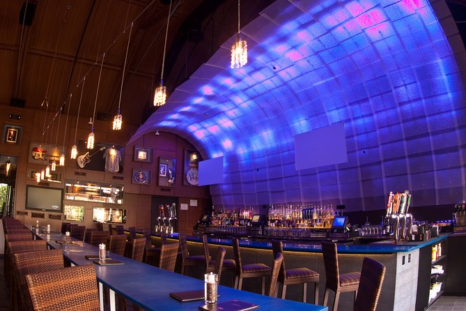 Hard Rock Cafe Honolulu - What to Expect: A Breakdown of Your Visit