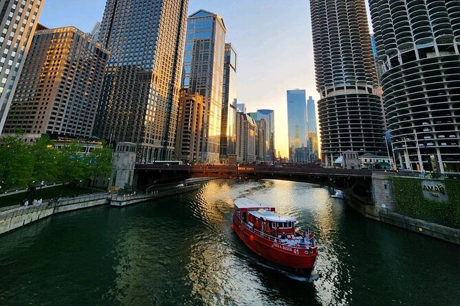 Historical and Architectural Chicago Fireboat River/Lake Cruise