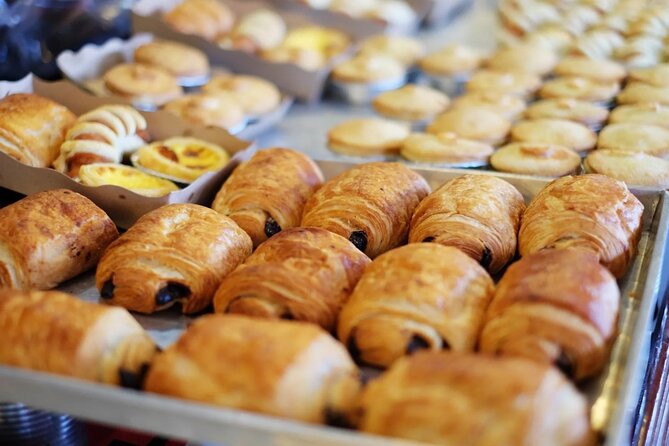 Historical Walking Food Tour in Calle 8 - Key Points