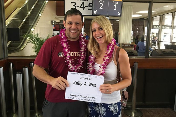 Honeymoon Airport Lei Greeting on Honolulu Oahu - The Experience for Different Travelers