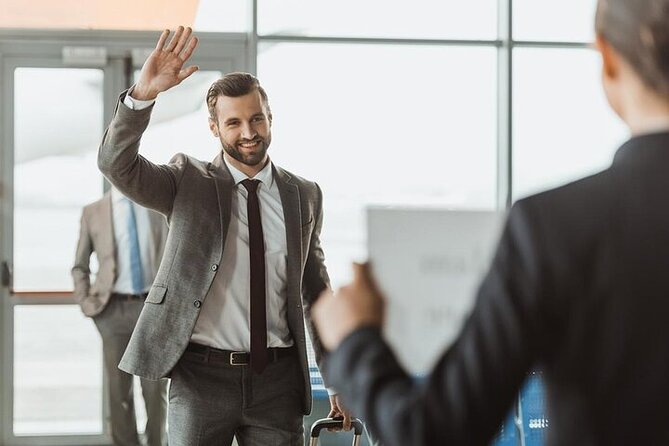 Honolulu Airport: Waikiki Private Transfer With Lei Greeting - Why Choose a Private Waikiki Airport Transfer?