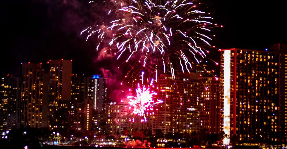 Honolulu: Friday Night Fireworks Cruise with Music - Wildlife and Water Sightings