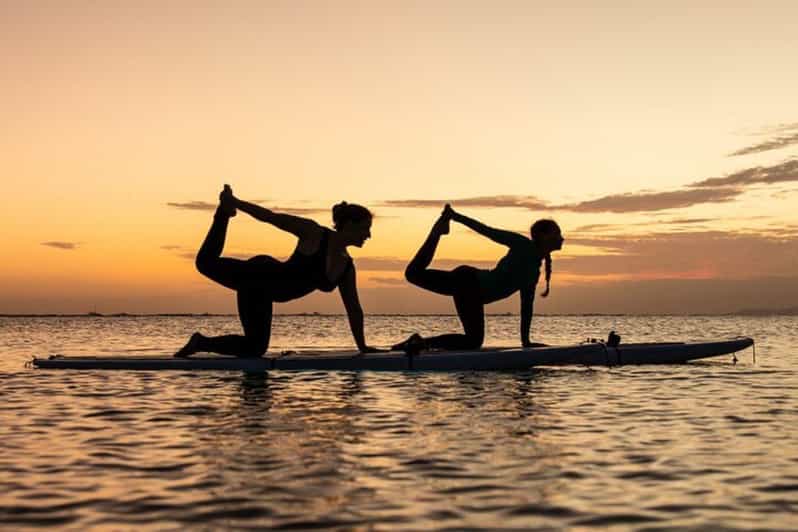 Honolulu: Sunset SUP Yoga Class - What to Expect from the Honolulu Sunset SUP Yoga Class