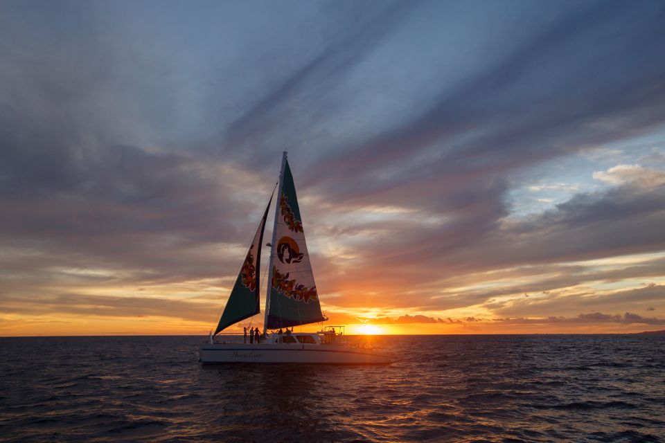 Kailua-Kona: Catamaran Cruise with Huallai Volcano Views