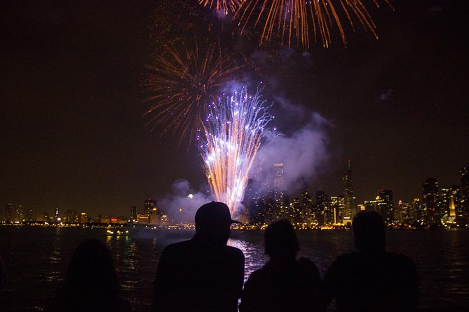 Lake Michigan Fireworks Cruise in Chicago - An In-Depth Look at the Lake Michigan Fireworks Cruise