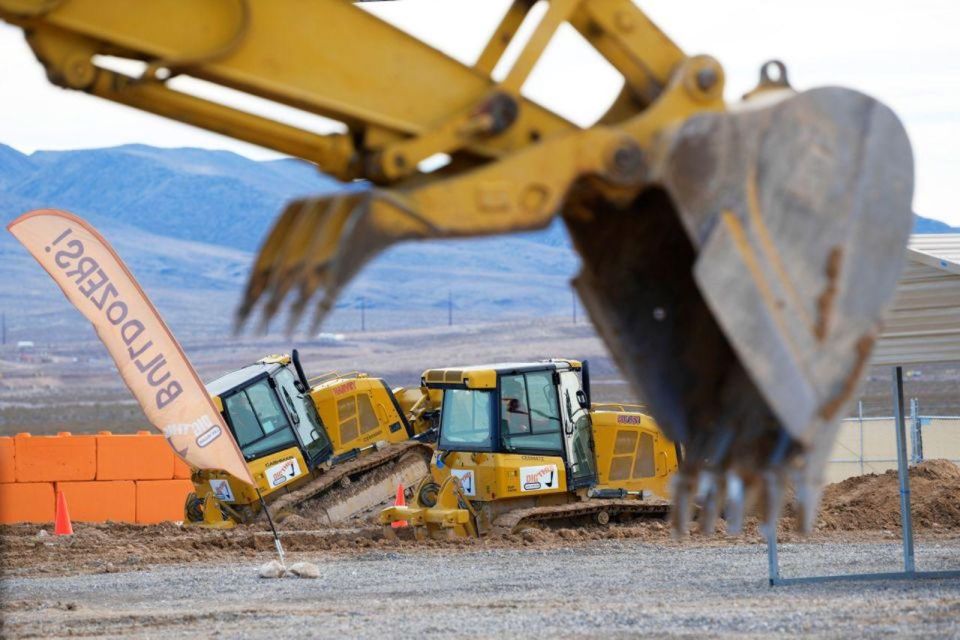 Las Vegas: Dig This - Heavy Equipment Playground - Who Would Love This?