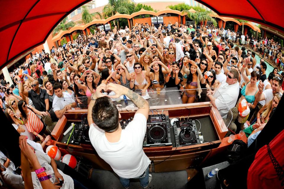 Las Vegas EDM Pool Crawl - The Itinerary in Detail: What to Expect from Start to Finish