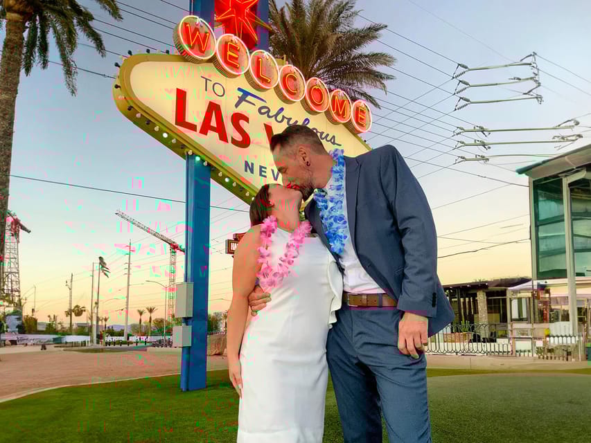 Las Vegas: Elvis Wedding with Las Vegas Sign Photos Included - Key Points