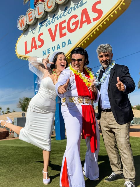 Las Vegas: Elvis Wedding with Las Vegas Sign Photos Included - FAQ