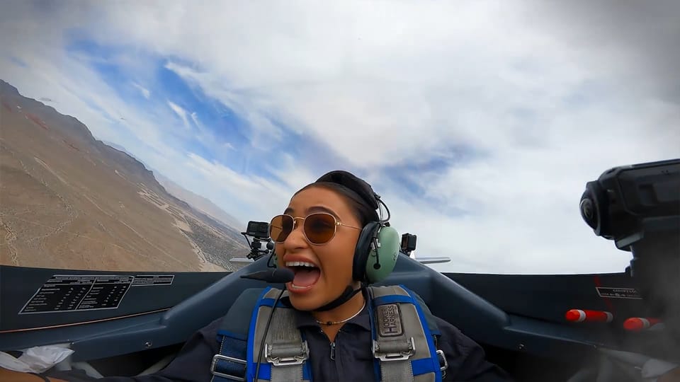 Las Vegas: Fly a Stunt Plane with a Fighter Pilot - Who Will Love This Experience?