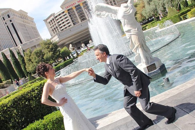 Las Vegas Fountains Photo Shoot - Authentic Traveler Insights