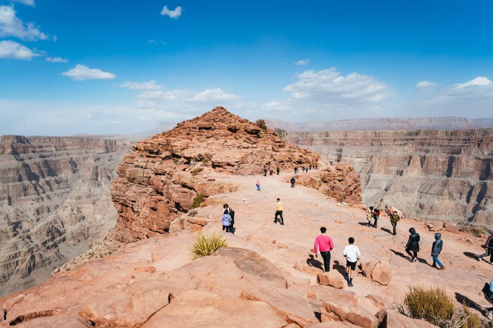 Las Vegas: Grand Canyon West & Hoover Dam Tour + Breakfast - The Guides and Group Size