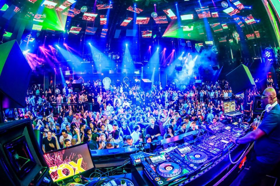 Las Vegas: Hip-Hop Club Tour with Party Bus Experience - Transportation: How the Party Bus Sets the Tone