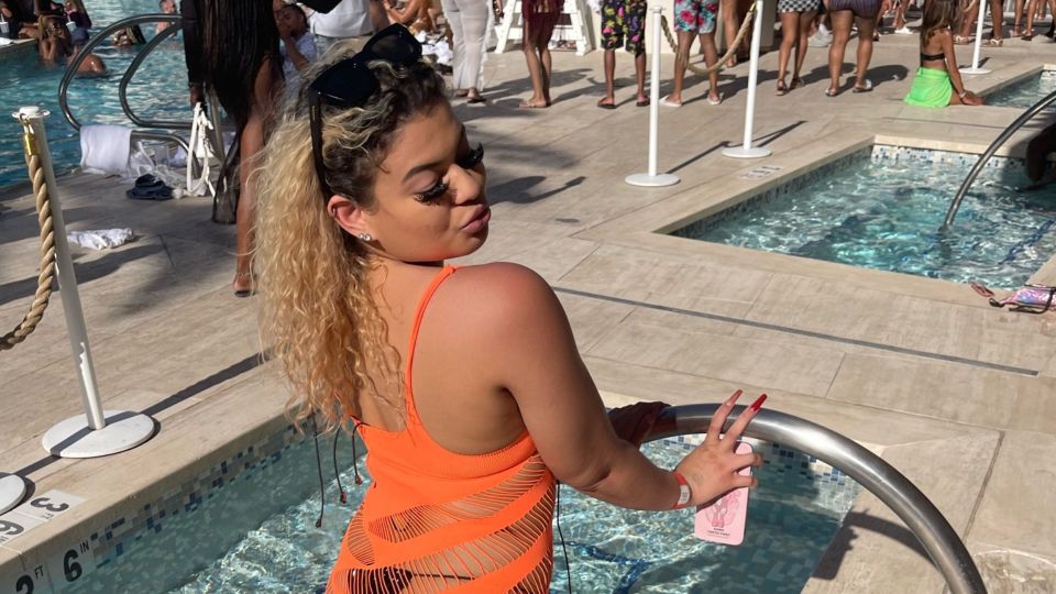 Las Vegas: Hip Hop Pool Crawl with Party Bus Experience - Key Points  