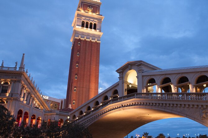 Las Vegas Night Tour in Spanish - The Value of the Tour