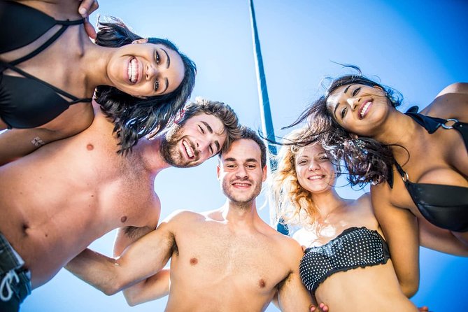 Las Vegas Party Bus Day Club Crawl - An in-depth look at the Las Vegas Party Bus Day Club Crawl