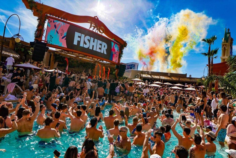 Las Vegas: Pool Party Crawl by Party Bus - In-Depth Analysis of the Pool Party Crawl Experience