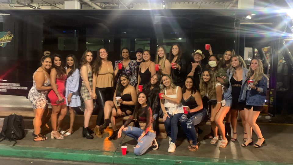 Las Vegas: Private Party Bus Tour Of Vegas Strip w Champagne - Key Points