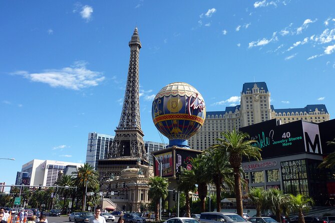 Las Vegas Scavenger Hunt Walking Tour - What can you expect during the tour?