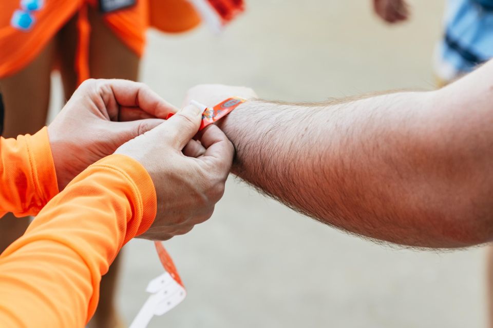 Las Vegas Strip: 3-Stop Pool Party Crawl with Party Bus - The Ultimate Guide to the Vegas Pool Party Crawl