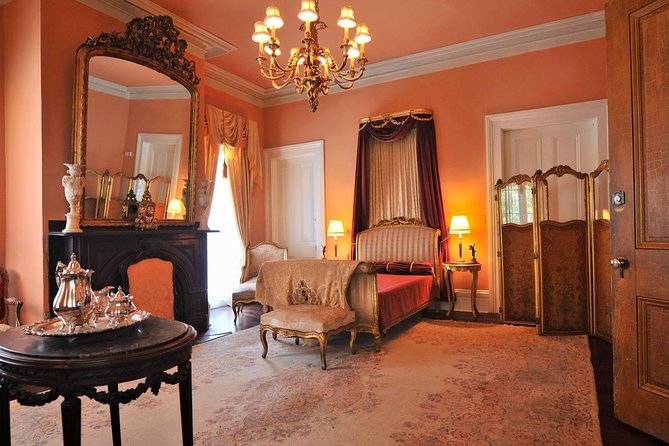 Laura Plantation Tour with Transportation - Transportation and Group Dynamics