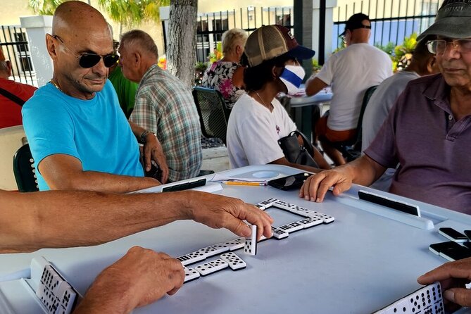 Little Havana Walking Tour for History Buffs - Detailed Breakdown of the Itinerary