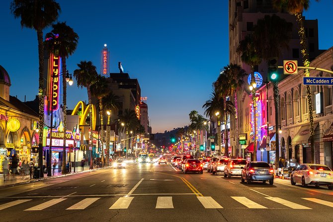 Los Angeles: Hollywood Night Tour with Griffith Observatory - Guides and Commentary
