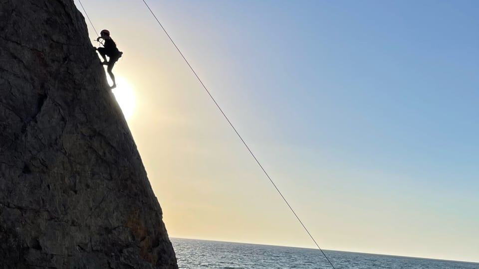 Malibu: 4-Hour Outdoor Rock Climbing by the Beach - Setting the Scene: Malibu’s Perfect Climbing Venue