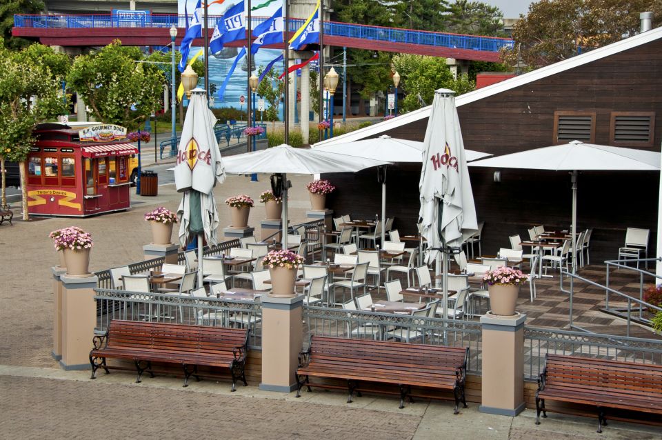 Meal at Hard Rock Cafe San Francisco at Pier 39 - Practical Details and Tips