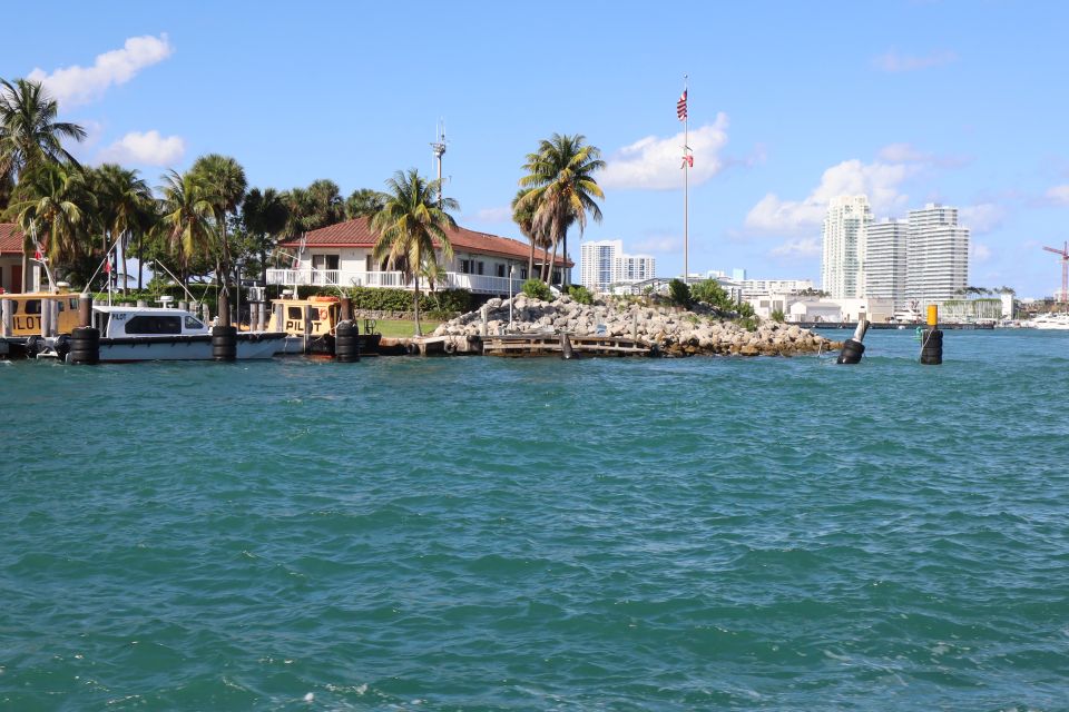Miami Biscayne Bay: Hop-on Hop-off Boat Cruise - A Detailed Look at the Miami Biscayne Bay Hop-on Hop-off Boat Cruise