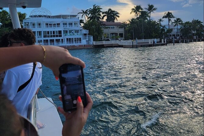 Miami Boat Tour of Celebrity Homes & Miami River Skyline 360 View - A Deep Dive into the Miami Boat Tour Experience