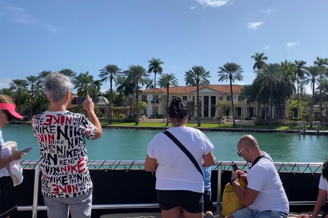 Miami Boat Tour of Celebrity Homes & Miami River Skyline 360 View - FAQ