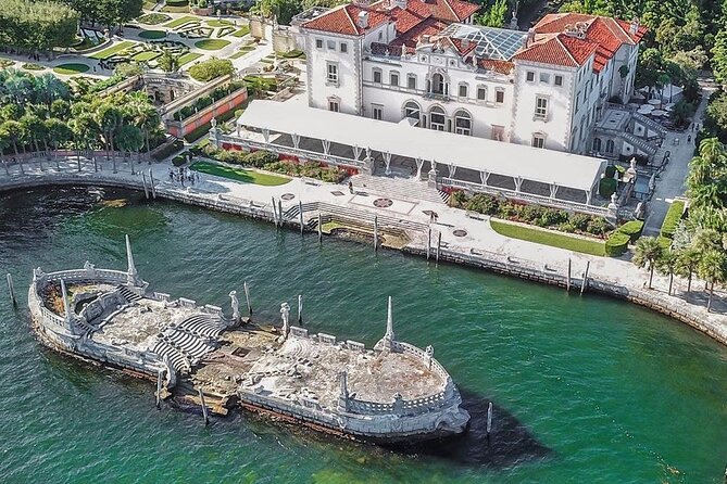 Miami Downtown Airplane Tour with Free drinks - An In-Depth Look at the Miami Airplane Tour