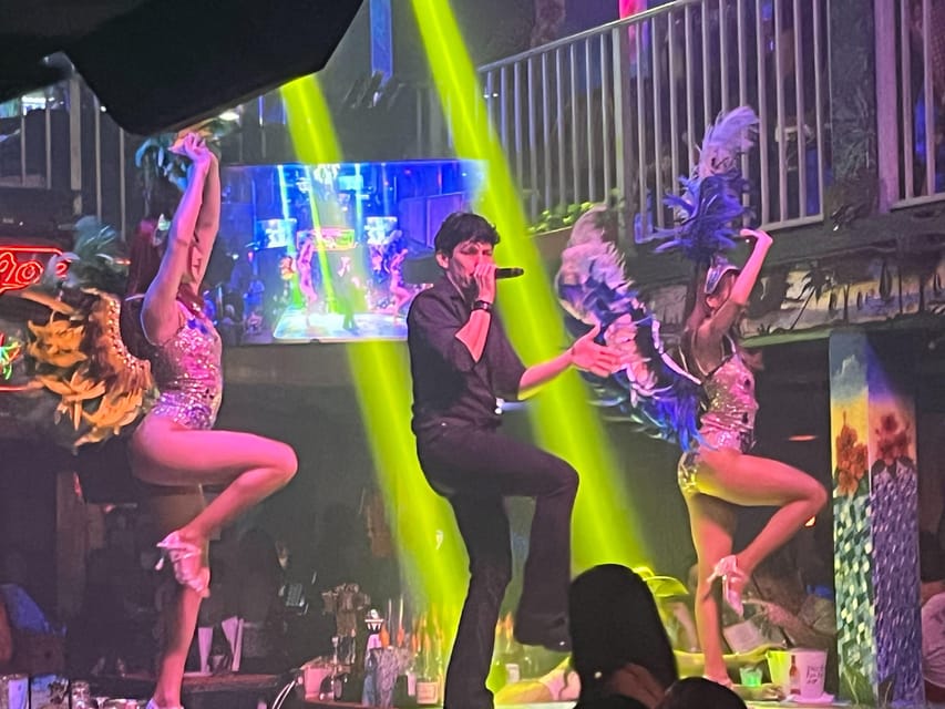 Miami: Guided Bar Crawl with Drinks Discounts and Club Entry - The Experience in Detail