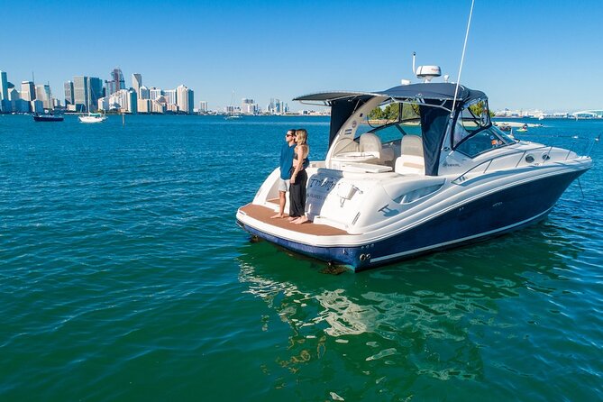 Miami Private Yacht Rental 2 to 4 hours for 12 ppl, Champagne - An In-Depth Look at the Miami Yacht Experience