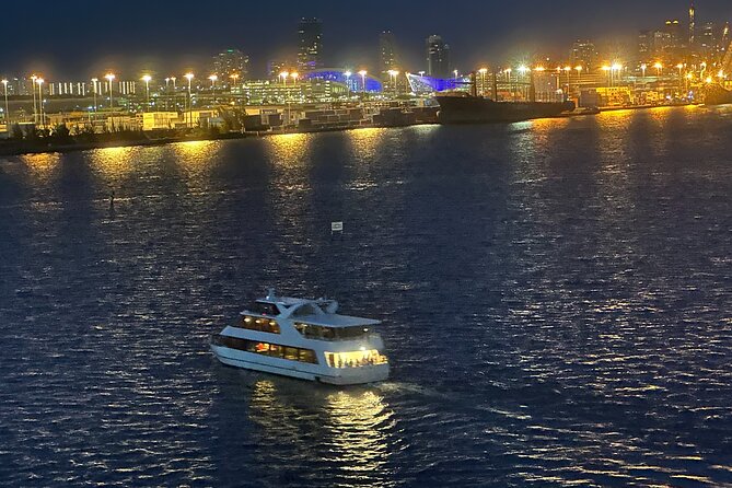 Miami Skyline and Biscayne Boat Party and Open Bar with Music - What Do Past Travelers Say?