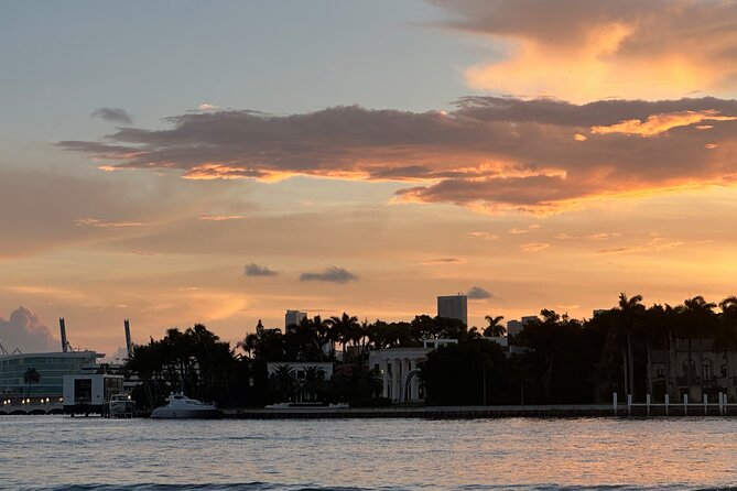 Miami Sunset Cocktail Cruise and a Drink - What to Expect from the Miami Sunset Cocktail Cruise
