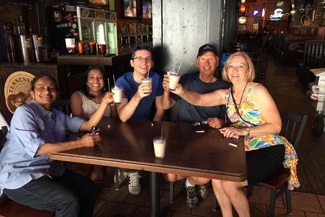 Music City Food, Drink, Sightseeing Walking Tour along Broadway