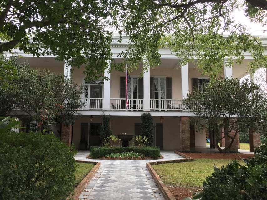 New Orleans: 45 Minutes in the Garden District - Key Points