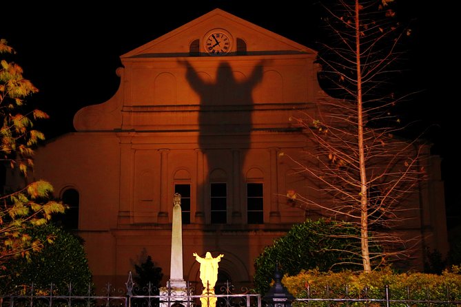 New Orleans Dead of Night Ghosts and Cemetery Bus Tour - An In-Depth Look at What You Can Expect