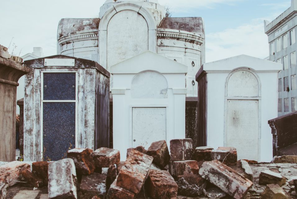 New Orleans Garden District Tour - The Guide Experience: Knowledge and Entertainment