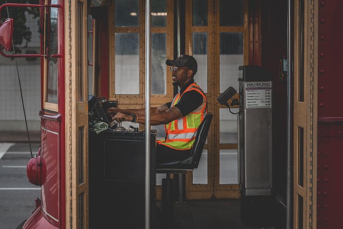 New Orleans Holiday Bus Tour: Jingling Through the Crescent - The Route and Stops: What to Expect