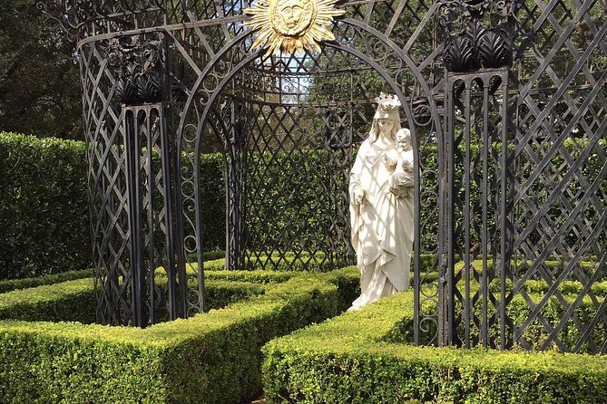 New Orleans Homes of the Rich and Famous Tour of the Garden District - The Experience: A Deep Dive Into the Garden District