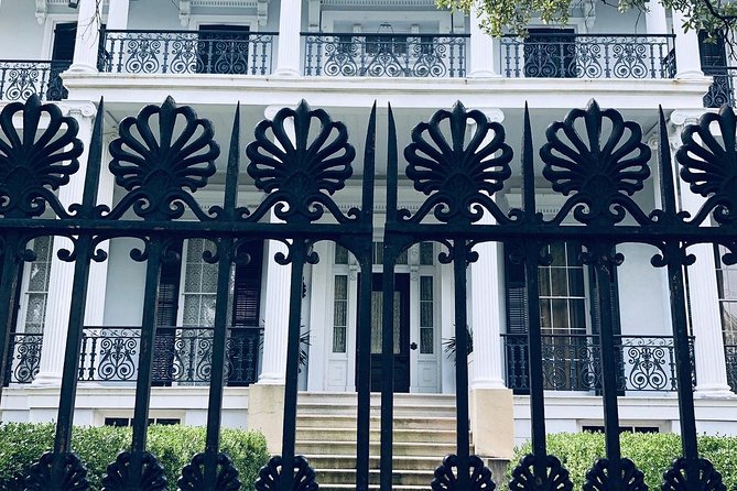 New Orleans Homes of the Rich and Famous Tour of the Garden District - FAQ