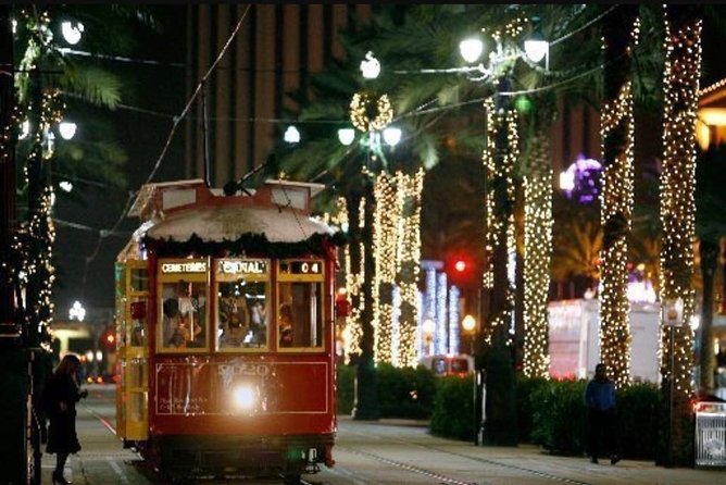 New Orleans Jingle Bells Walking Tour - Practical Tips for a Smooth Experience