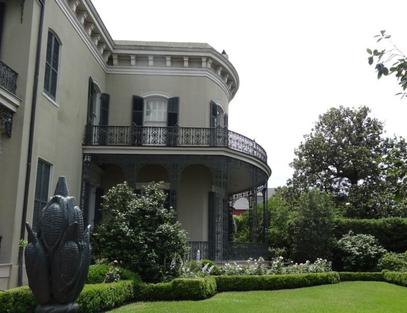 New Orleans: Tombs and Mansions of the Garden District - An In-Depth Look at the Garden District Tour